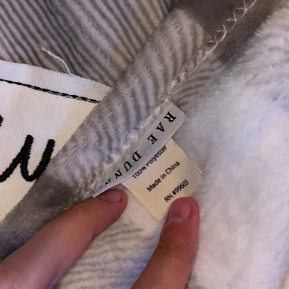 Rae Dunn | Bedding | Nwt Rae Dunn Buffalo Plaid So Very Merry Throw ...